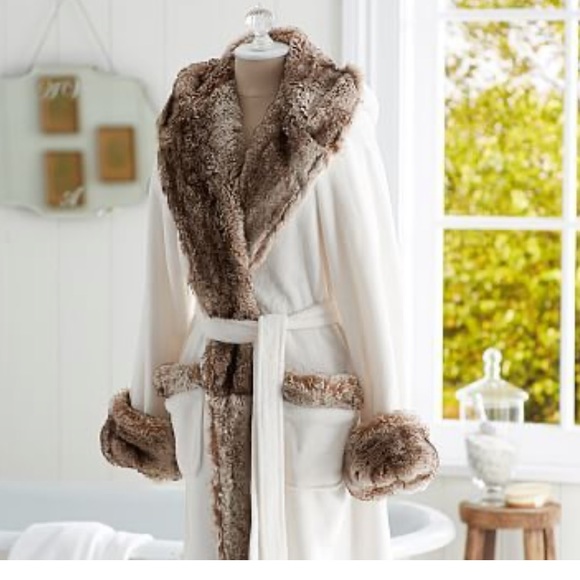 Pottery Barn | Intimates & Sleepwear | Pottery Barn Faux Fur Ombre Robe ...